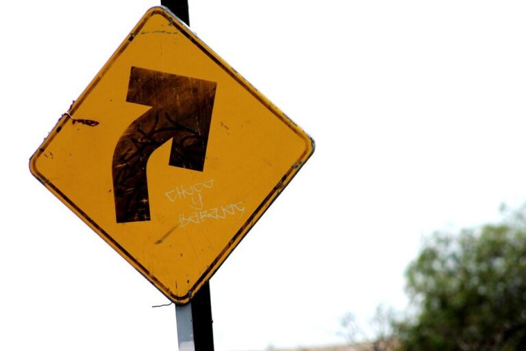 Znaki nakazu - co powinien wiedzieć każdy kierowca?